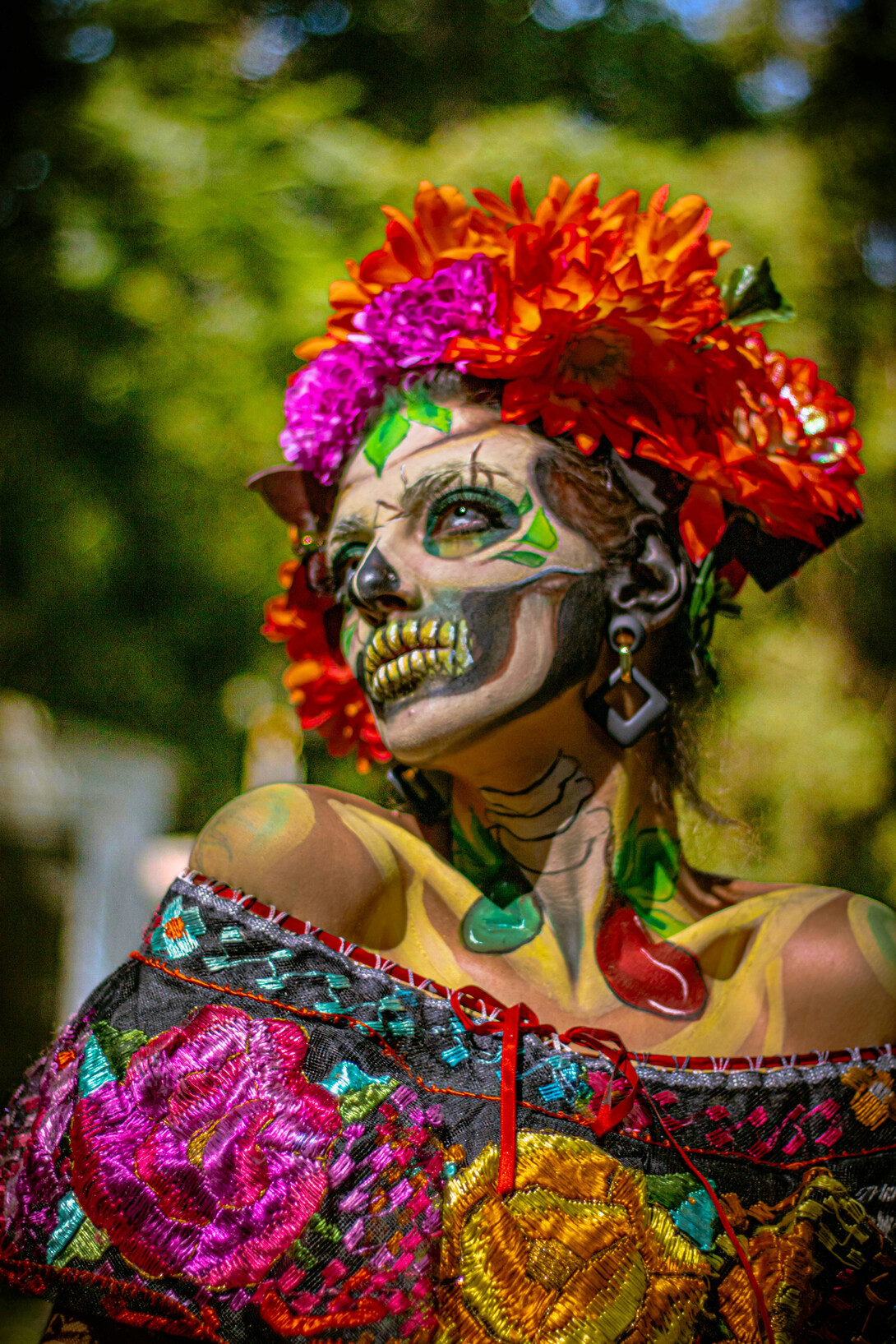 Beyond black: the colours of death across cultures | Meer