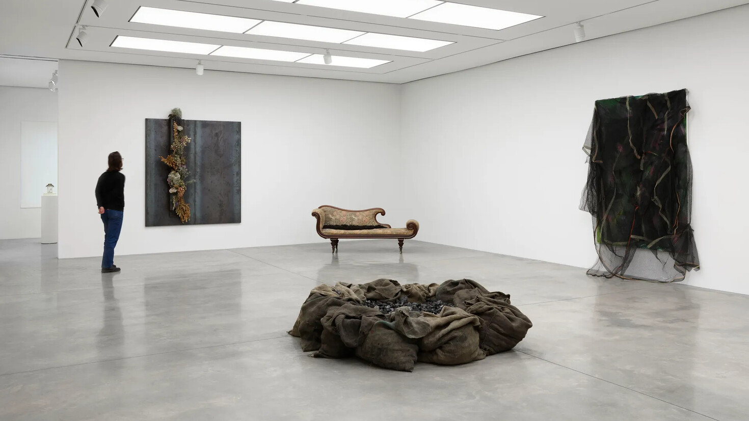 David Hammons and Jannis Kounellis' exhibition | Meer